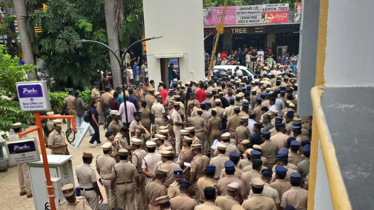 Tambaram City police raid students’ flats near SRM College, seize ganja and other drugs - The Hindu